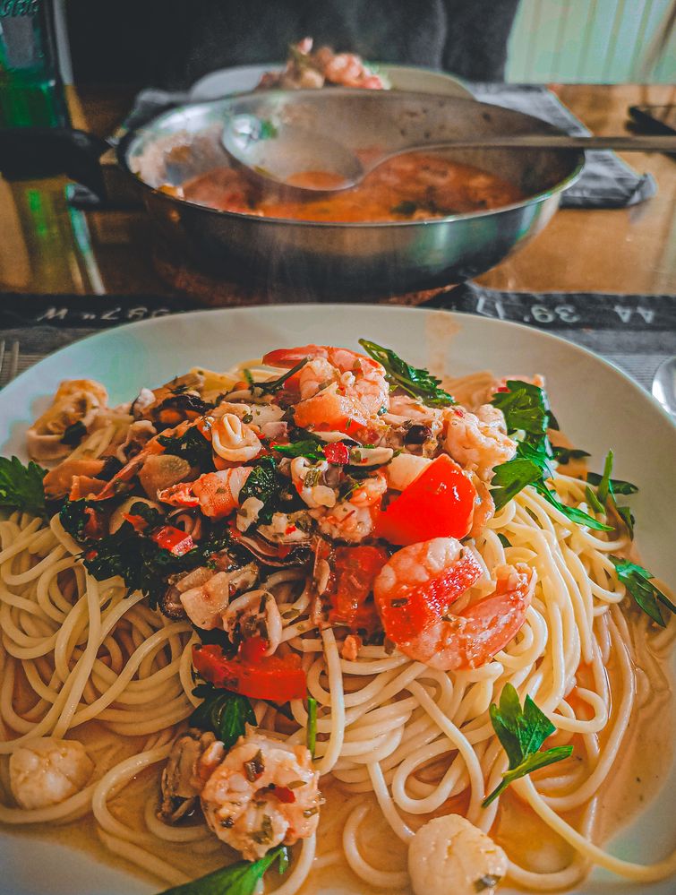 Wir sind nicht verfressen......nur hungrig Foto & Bild | stillleben ...