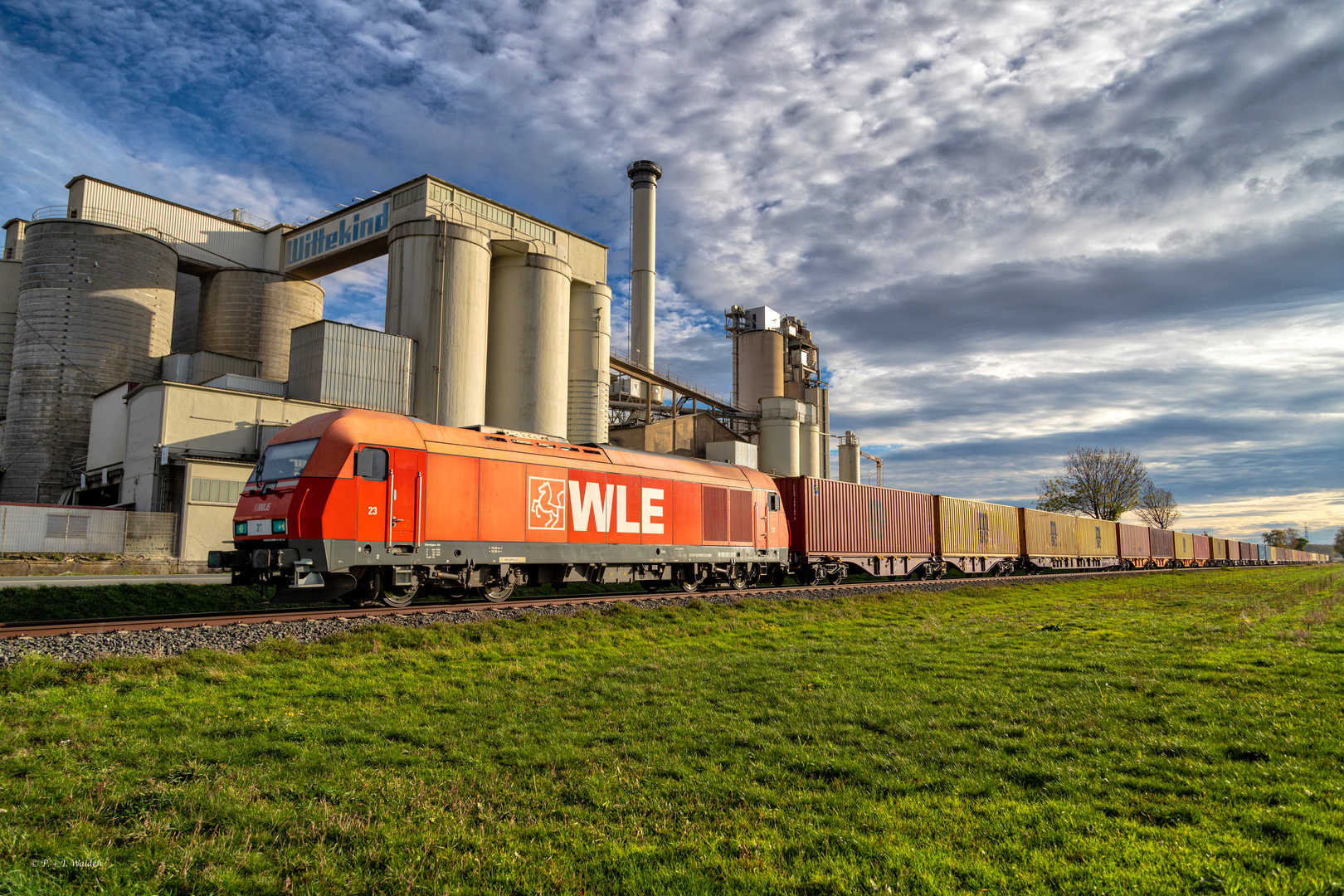 WLE 23 mit Hamburger Containerzug Foto & Bild | eisenbahn, güterzug ...