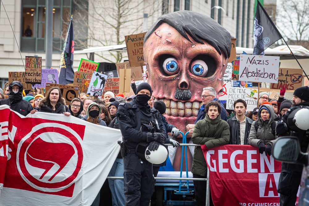 Wo ist der Nazi? Foto & Bild | dokumentation reportage ...