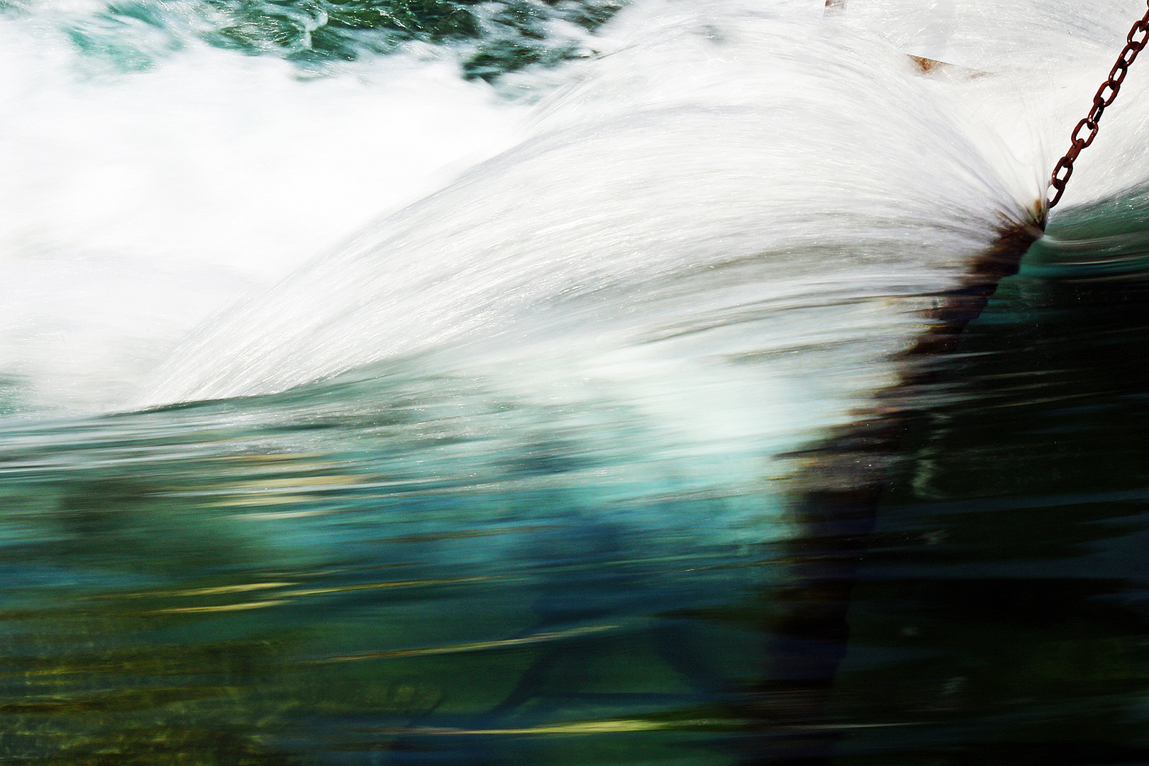 Wogen am Wehr Foto & Bild | landschaft, bach, fluss & see, flüsse und ...