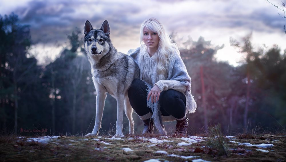 Wolfwoman Foto & Bild | outdoor, woman, hund Bilder auf fotocommunity
