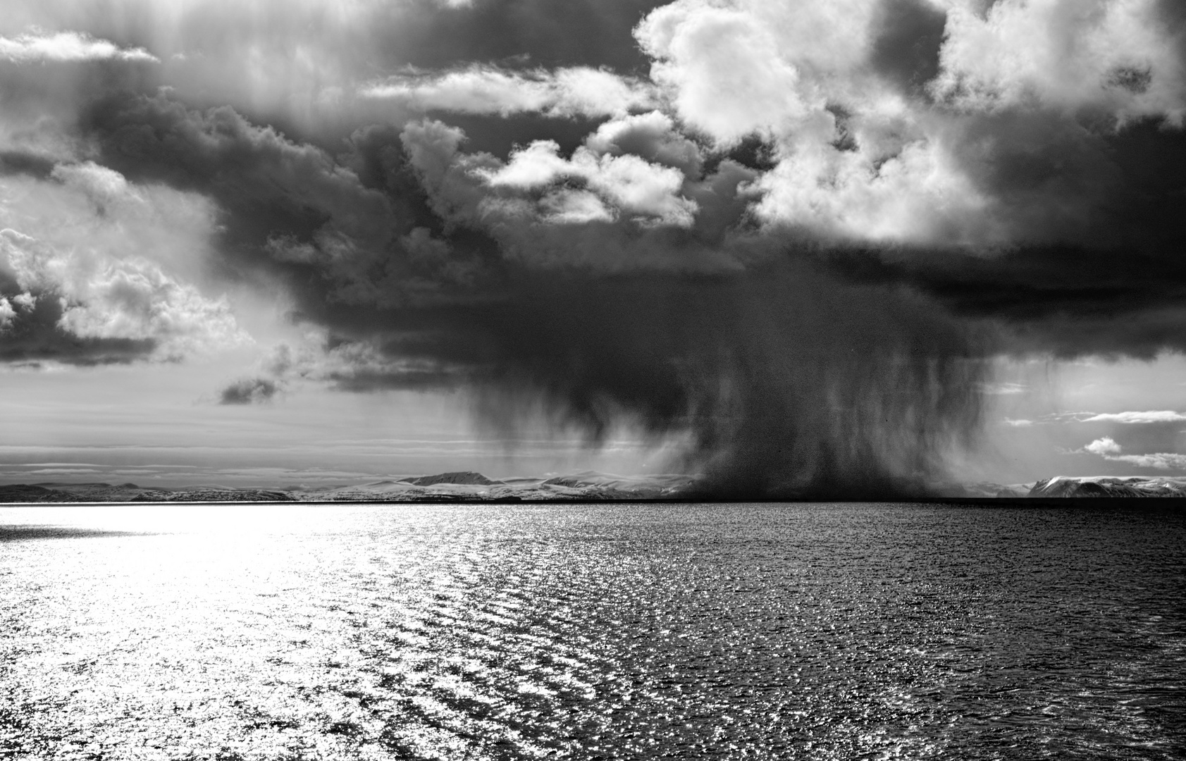 " Wolkenbruch " Foto & Bild | spezial, wasser, meer Bilder auf fotocommunity