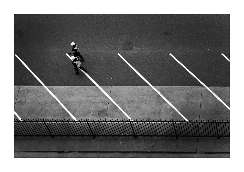 WORKERS Foto & Bild | streetfotografie mit menschen, kommunikation; grafik; szenen;, street ...