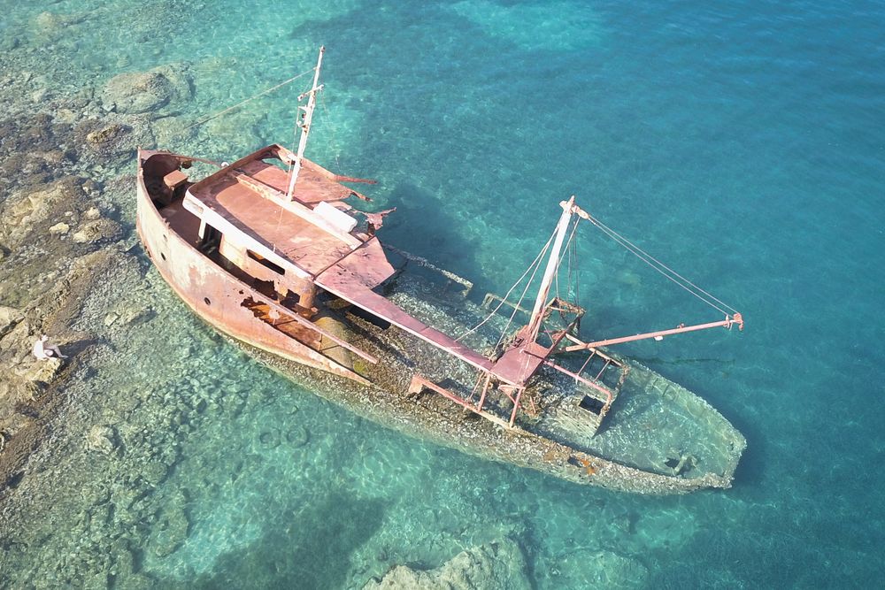 Wrack Foto & Bild | wasser, marodes, meer Bilder auf fotocommunity