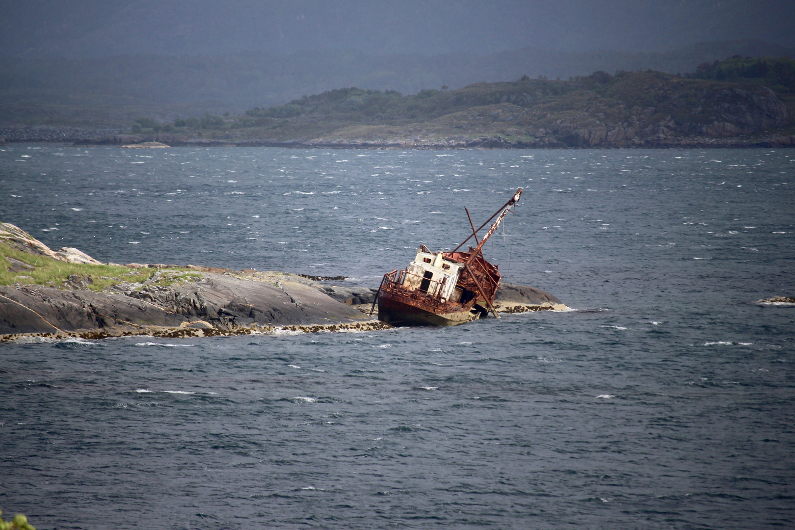 Wrack 63°00'46.7"N 7°20'26.8"E Foto & Bild | lost places, stillleben ...
