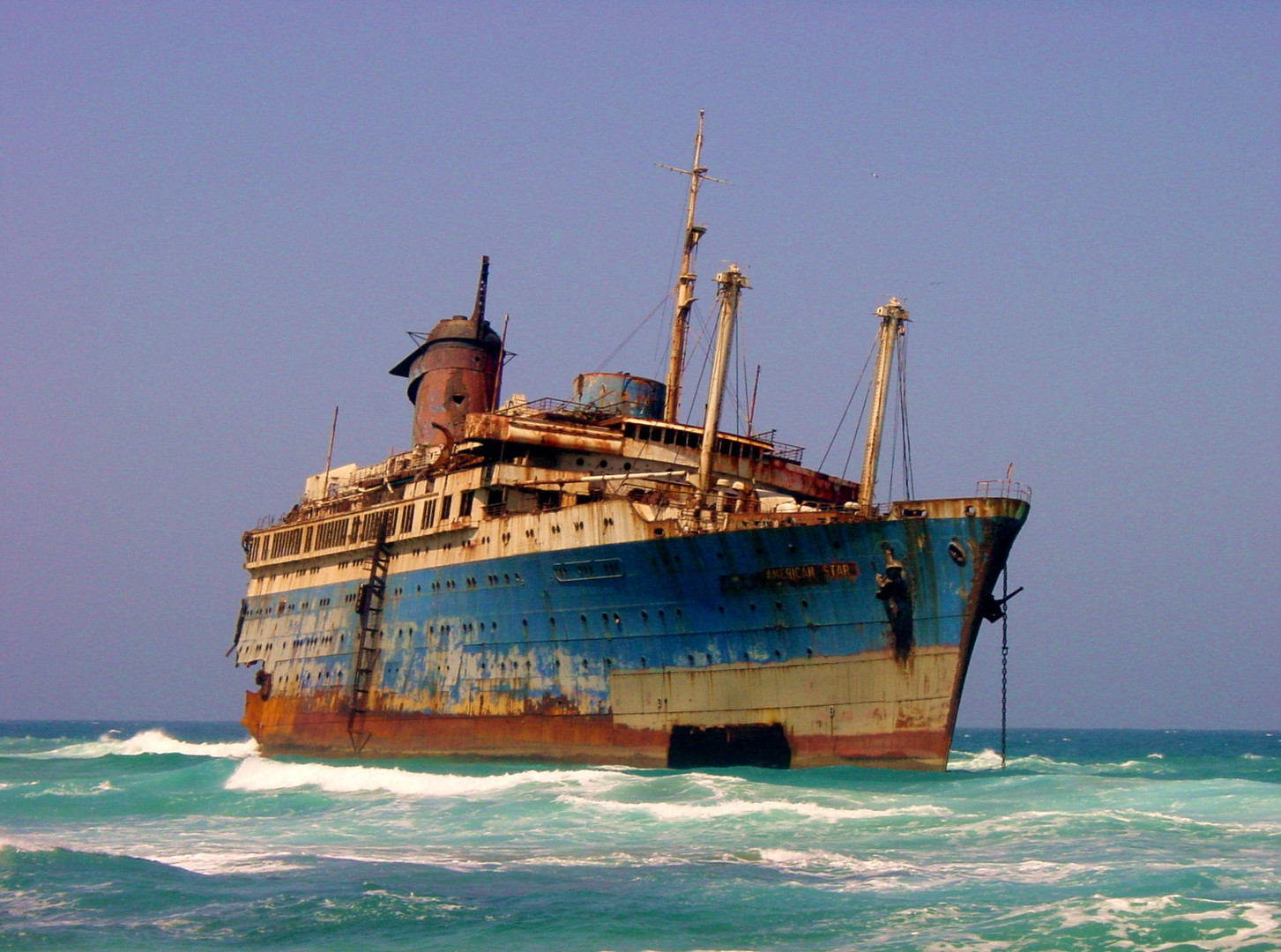 Wrack der America vor Fuerteventura Foto & Bild | schiffe und seewege ...