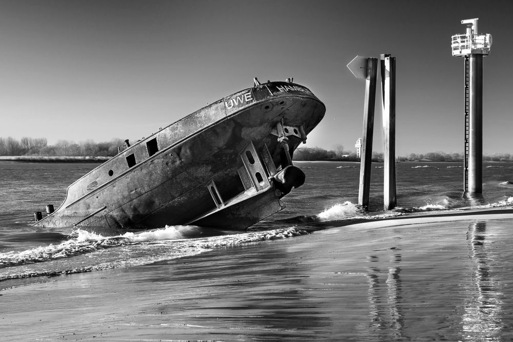 Wrack Uwe Foto & Bild | elbe, strand, wrack Bilder auf fotocommunity