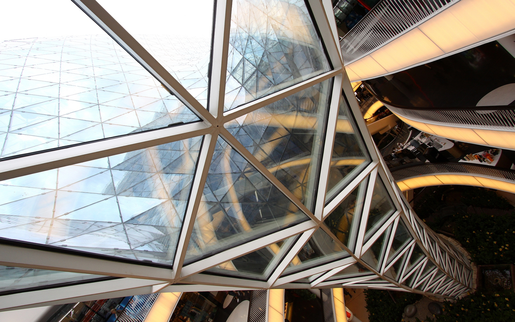 Wurm II Foto & Bild | architektur, motive Bilder auf fotocommunity