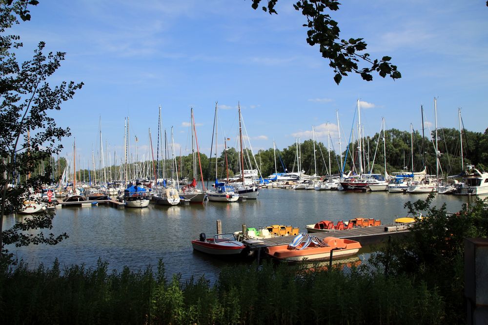 Yachthafen Foto & Bild | landschaft, schiffe und seewege, boote Bilder ...