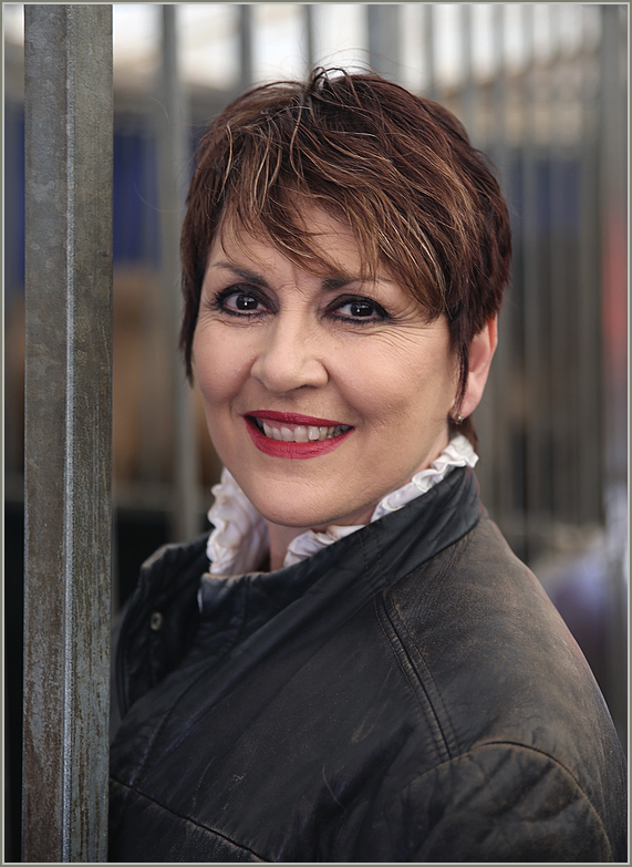 Yasmine Smart (GB.) Foto & Bild | kunstfotografie & kultur, zirkus ...