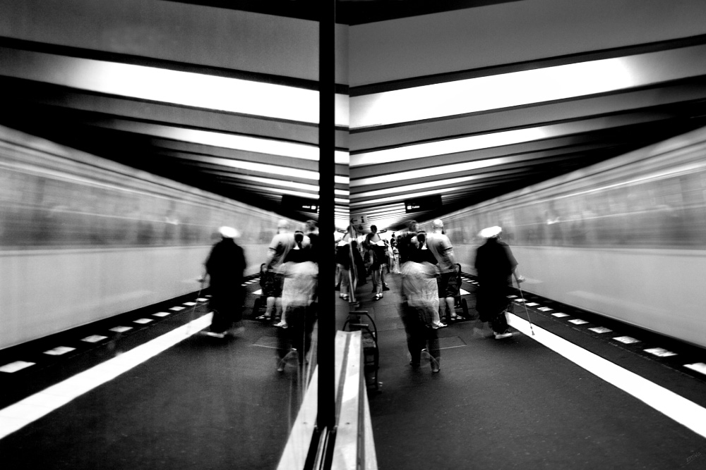 yawbuS | Subway Foto & Bild | experimente, gespiegelt, street Bilder auf fotocommunity