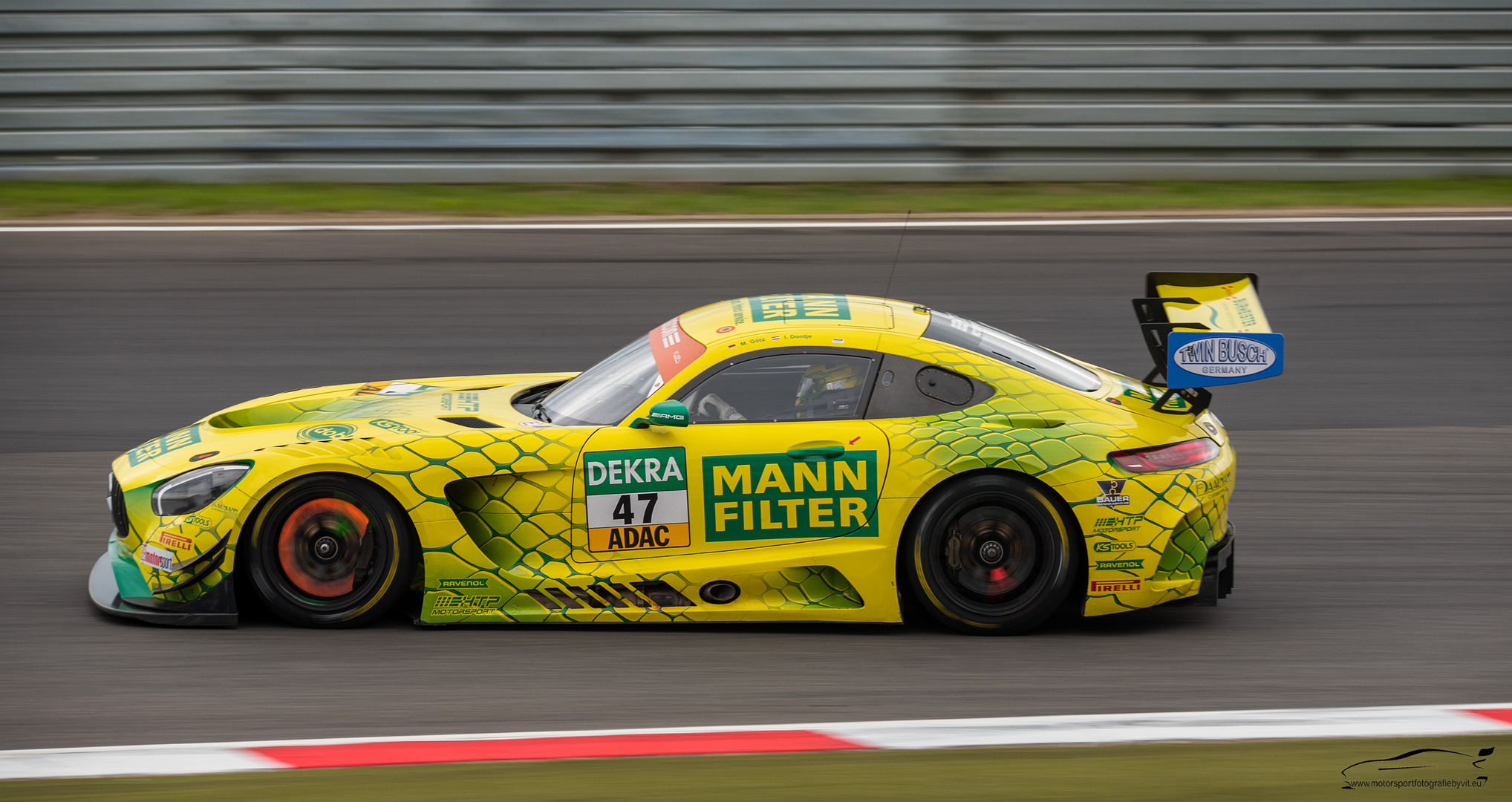 Yellow Mamba on Race Track 2019 Part III Foto & Bild | sport ...