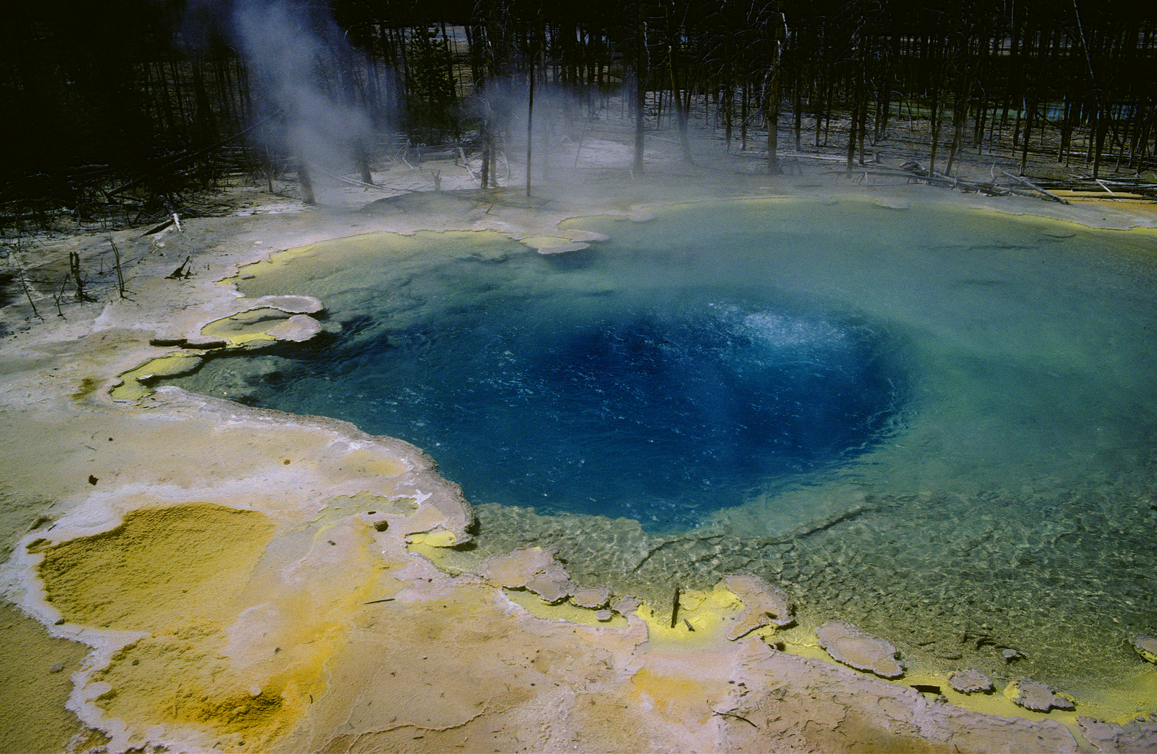 Yellowstone Geysire in dauernder Aktivität... Foto & Bild | landschaft ...