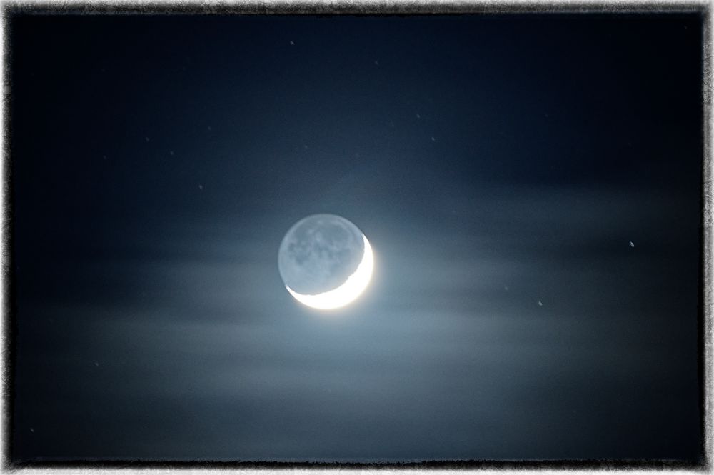 Yesterday Moon Foto & Bild | natur, mondaufnahmen, spiegeltele Bilder ...