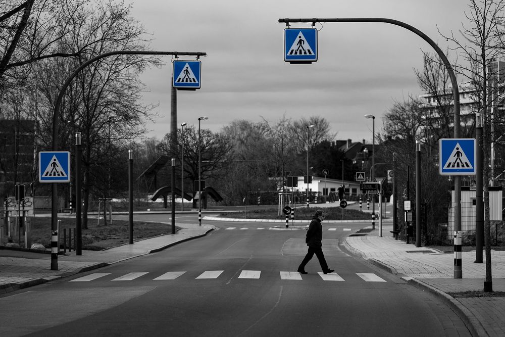 Zebrastreifen Foto & Bild | streetfotografie mit menschen, kommunikation; grafik; szenen ...