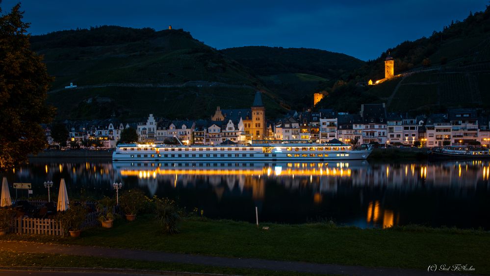 Zell (Mosel) am Abend Foto & Bild | mosel, urlaub, world Bilder auf ...