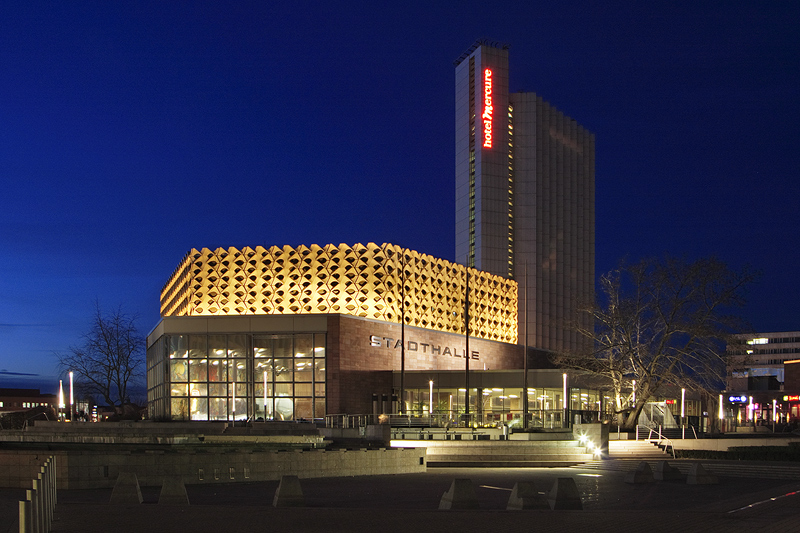 Zentrum Foto & Bild | architektur, architektur bei nacht, motive Bilder ...