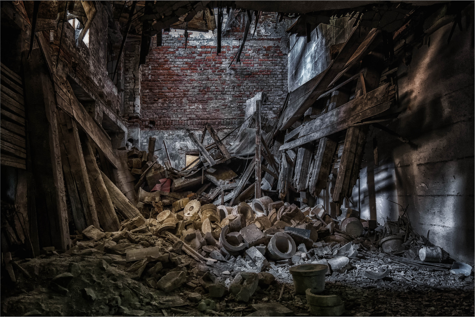 zerbrochen ... Foto & Bild | spezial, marodes, lost places Bilder auf ...