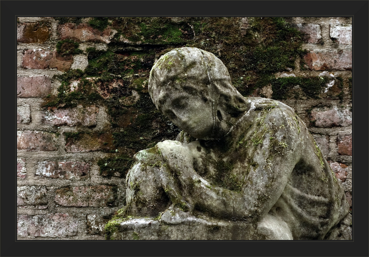 Zerbrochen ... Foto & Bild | münchen, trauer, outdoor Bilder auf ...