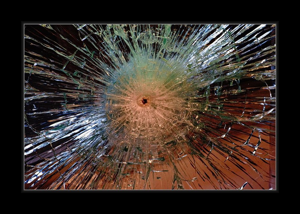 zerbrochen...... Foto & Bild | kunstfotografie & kultur, glaskunst ...