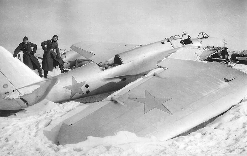 zerstörter Martin-Bomber im März 1942 in Riga-Spilve Foto & Bild ...