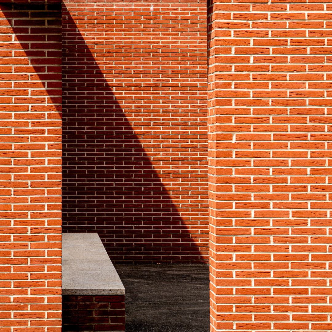 Ziegelsteine Foto & Bild | ziegel, minimalistisch, licht und schatten ...