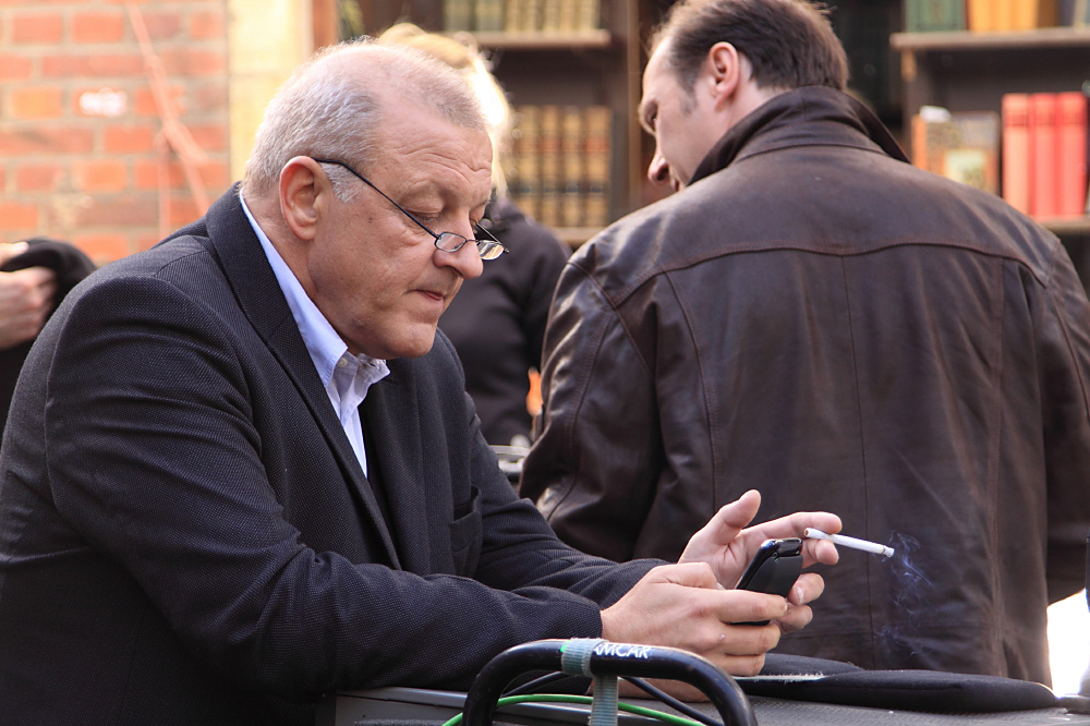 Zigaretten -pause II Foto & Bild | erwachsene, prominente des öffentl ...