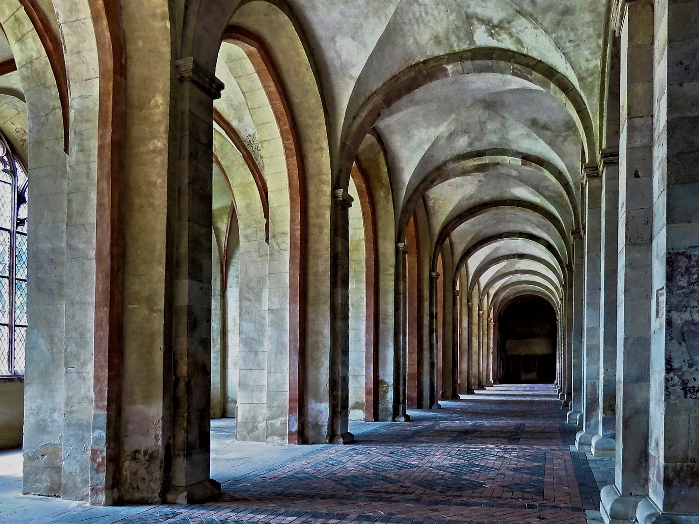 Zisterzienser Abtei.... Foto & Bild | architektur, sakralbauten, innenansichten kirchen Bilder ...