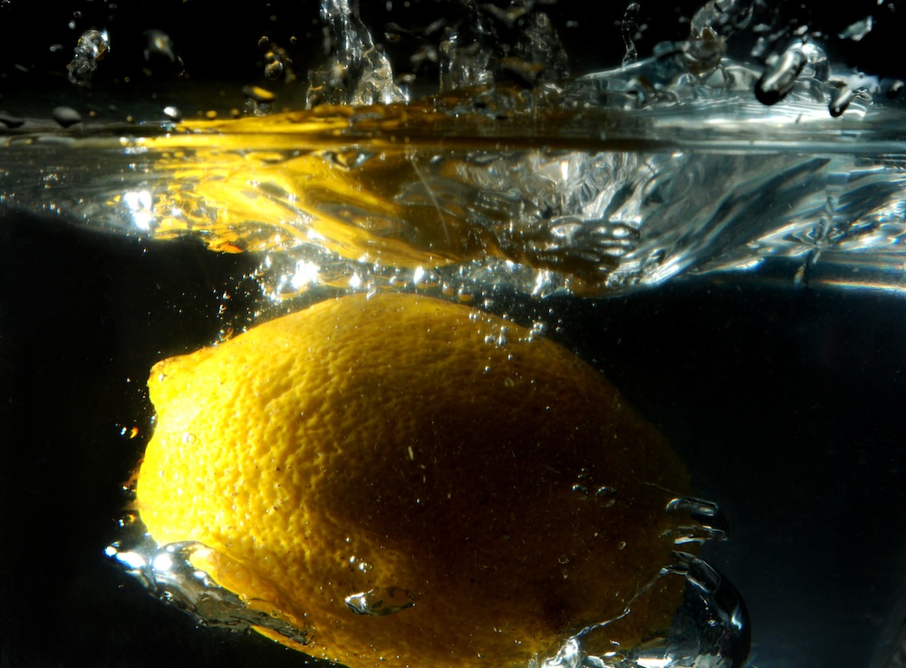 Zitrone in Wasser Foto & Bild | experimente, wasser, spezial Bilder auf ... Zitrone in Wasser Foto & Bild | experimente, wasser, spezial Bilder auf ...