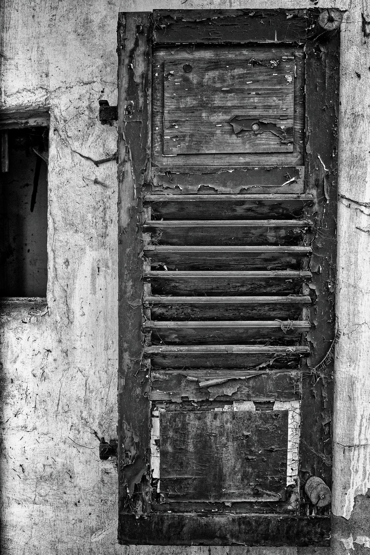 zu groß Foto & Bild | spezial, fenster, marodes Bilder auf fotocommunity