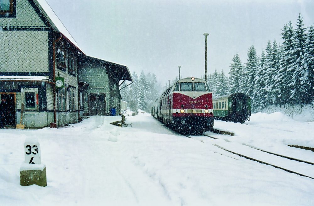 Zugkreuzung im Bahnhof Rennsteig Foto & Bild | winter, schnee, bahn ... Zugkreuzung im Bahnhof Rennsteig Foto & Bild | winter, schnee, bahn ...