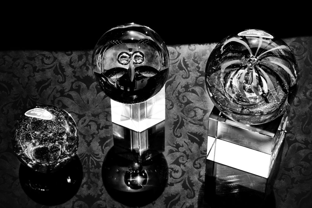 Zum Schwarz-Weißen Freitag - Glasobjekte in SW Foto & Bild | stillleben, projekte, monochrom ...