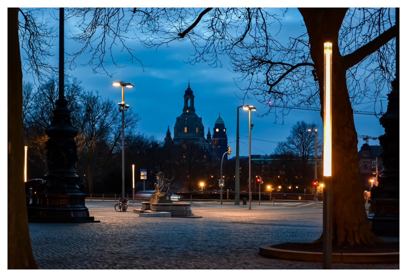 Zur blauen Stunde Foto & Bild | architektur, deutschland, europe Bilder ...