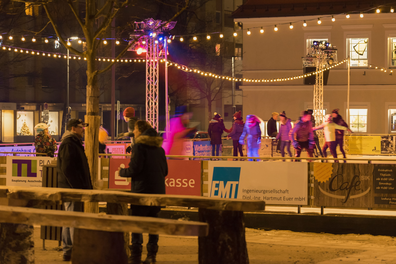 Zuschauer und Akteure Foto & Bild | street, outdoor, menschen Bilder ...