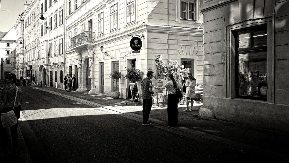 Zuspruch ... Foto & Bild | europe, Österreich, streetfotografie mit menschen Bilder auf ...