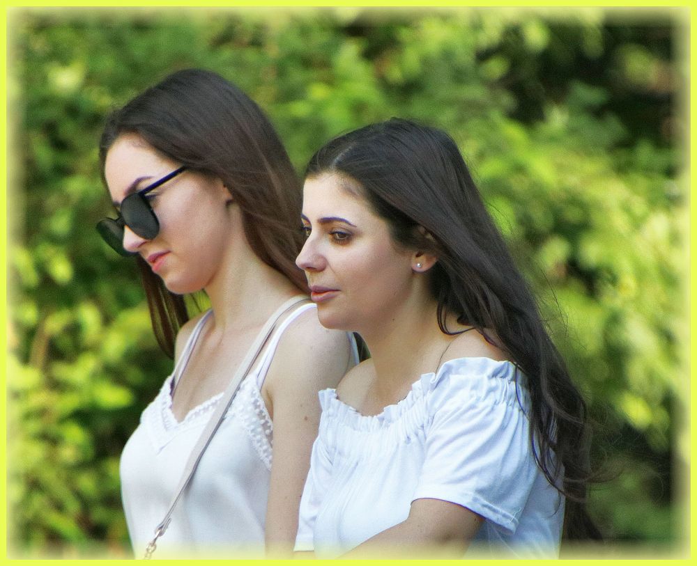 Zwei im Park.... Foto & Bild | erwachsene menschen, portrait, streetfotografie mit menschen ...