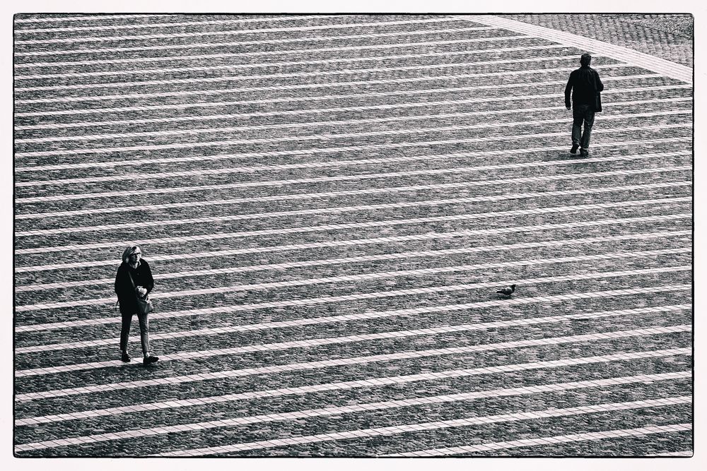 zwei richtungen Foto & Bild | portrait, streetfotografie mit menschen, street: spontane ...