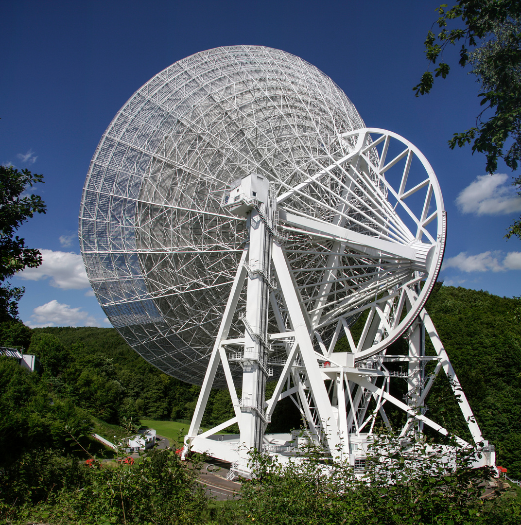 Zweitgröstes Radioteleskop der Erde in Effelsberg Foto & Bild | spezial ...