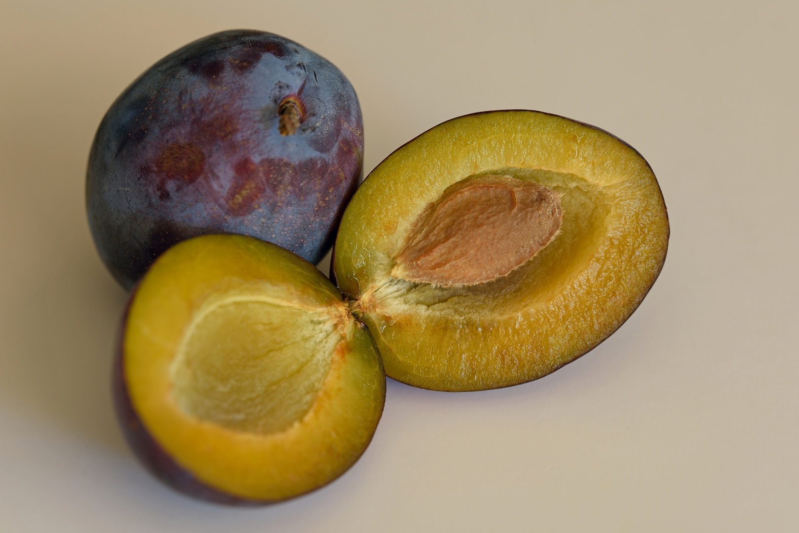 Zwetschge, jede einzelne Zwetschge ist eine Vitaminbombe und... Foto ...